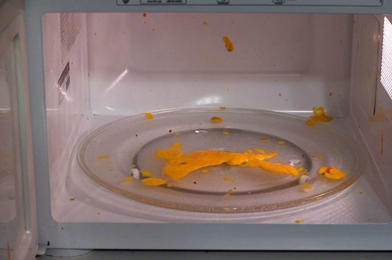 This is how to get your microwave oven squeaky clean within mere minutes