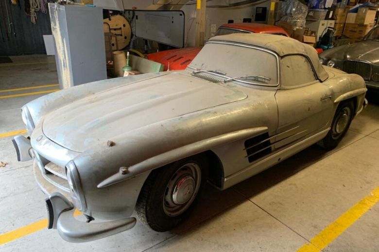 An old Mercedes-Benz has been in a barn for 40 years and is now worth ...