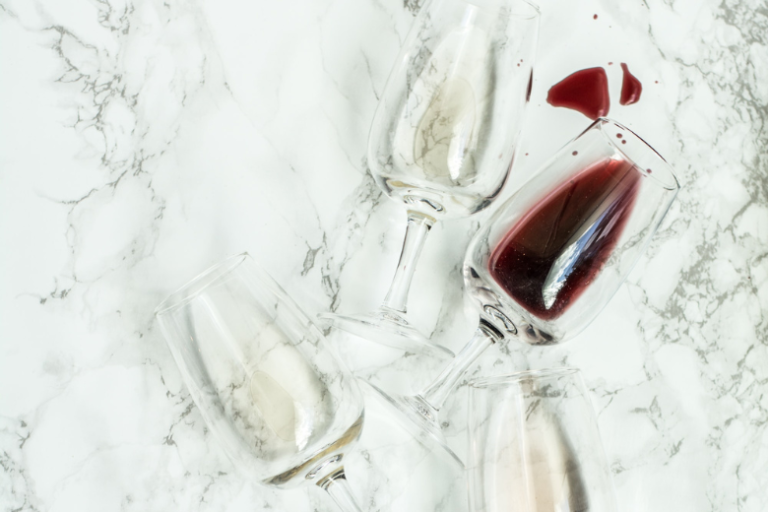 Red wine stains? This is how you easily remove them