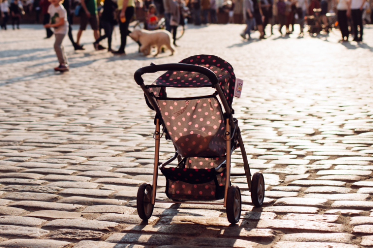 Woman Thought She Could Sleep Safely With Her Pet Python Every Night ...