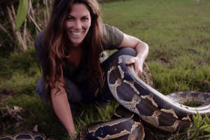Woman Thought She Could Sleep Safely With Her Pet Python Every Night ...