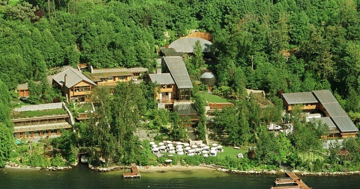 21+ Most Jaw-Dropping Celebrity Homes You Won't Believe Exist! - Page ...