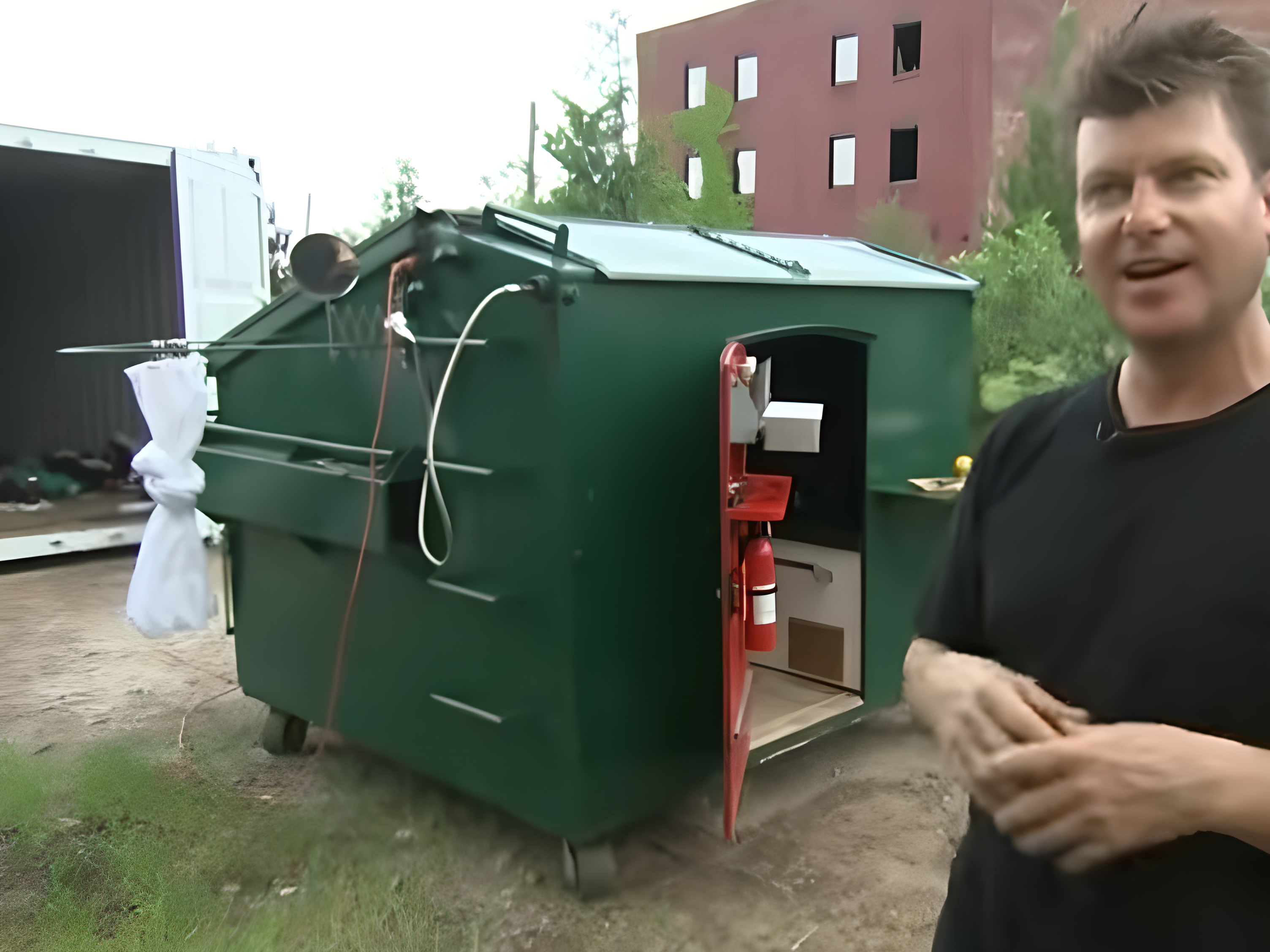 You Won't Believe How This Man Transformed a Dumpster into a Tiny House ...