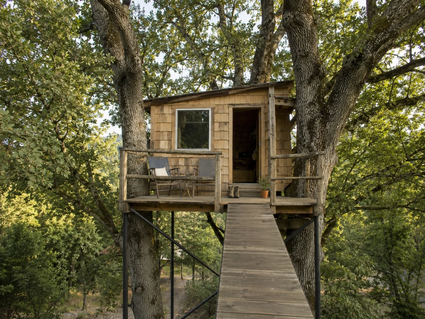 Single Dad Couldn’t Afford A Bigger Apartment — He Builds His Daughter ...